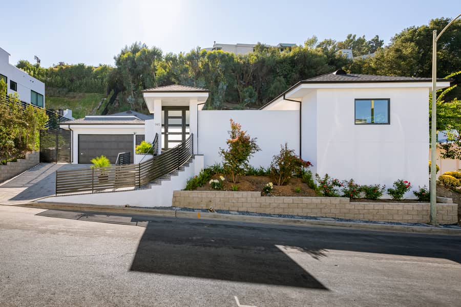 945 Kenfield Ave, Los Angeles, CA 90049, USA