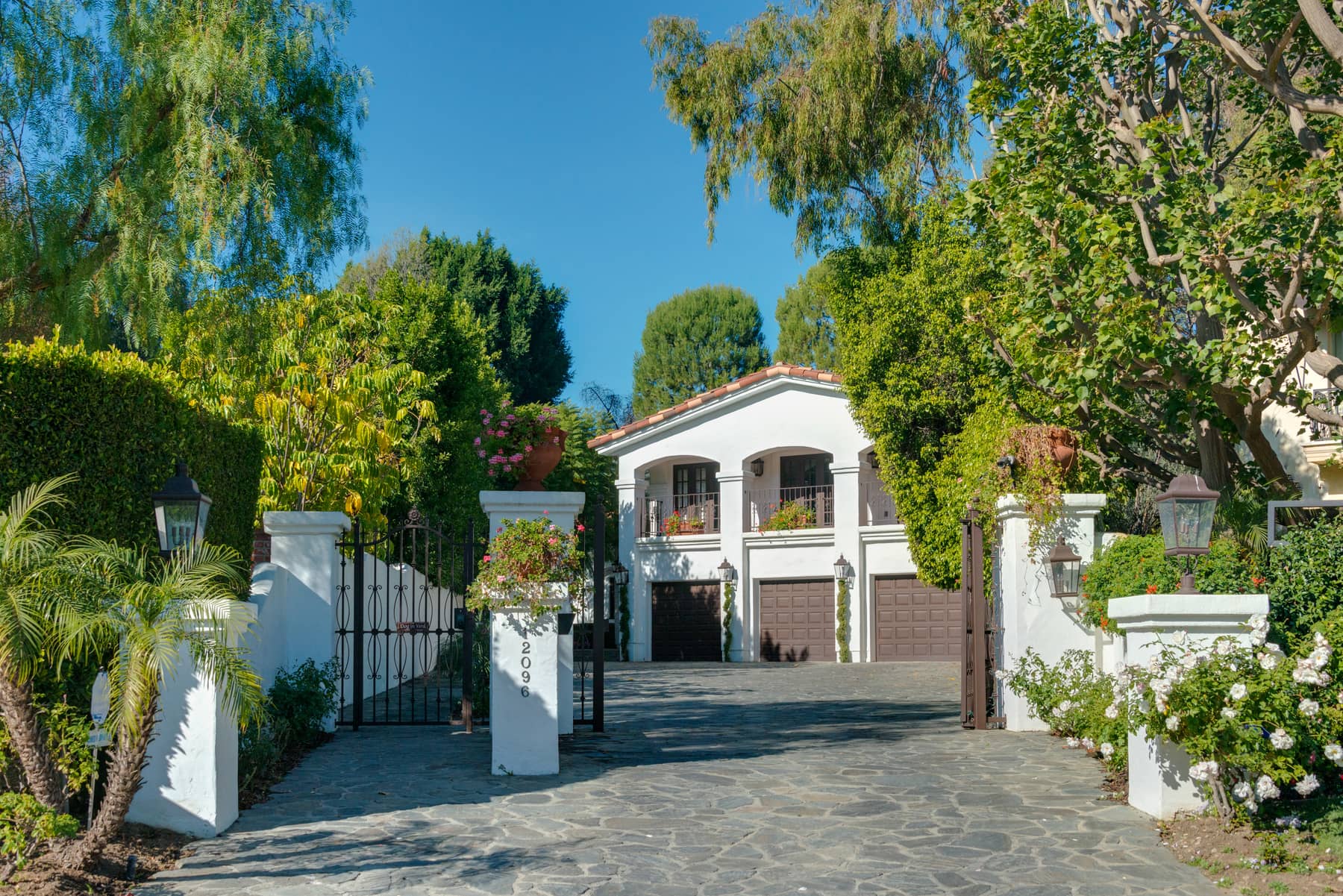 12096 Summit Cir, Beverly Hills, CA 90210