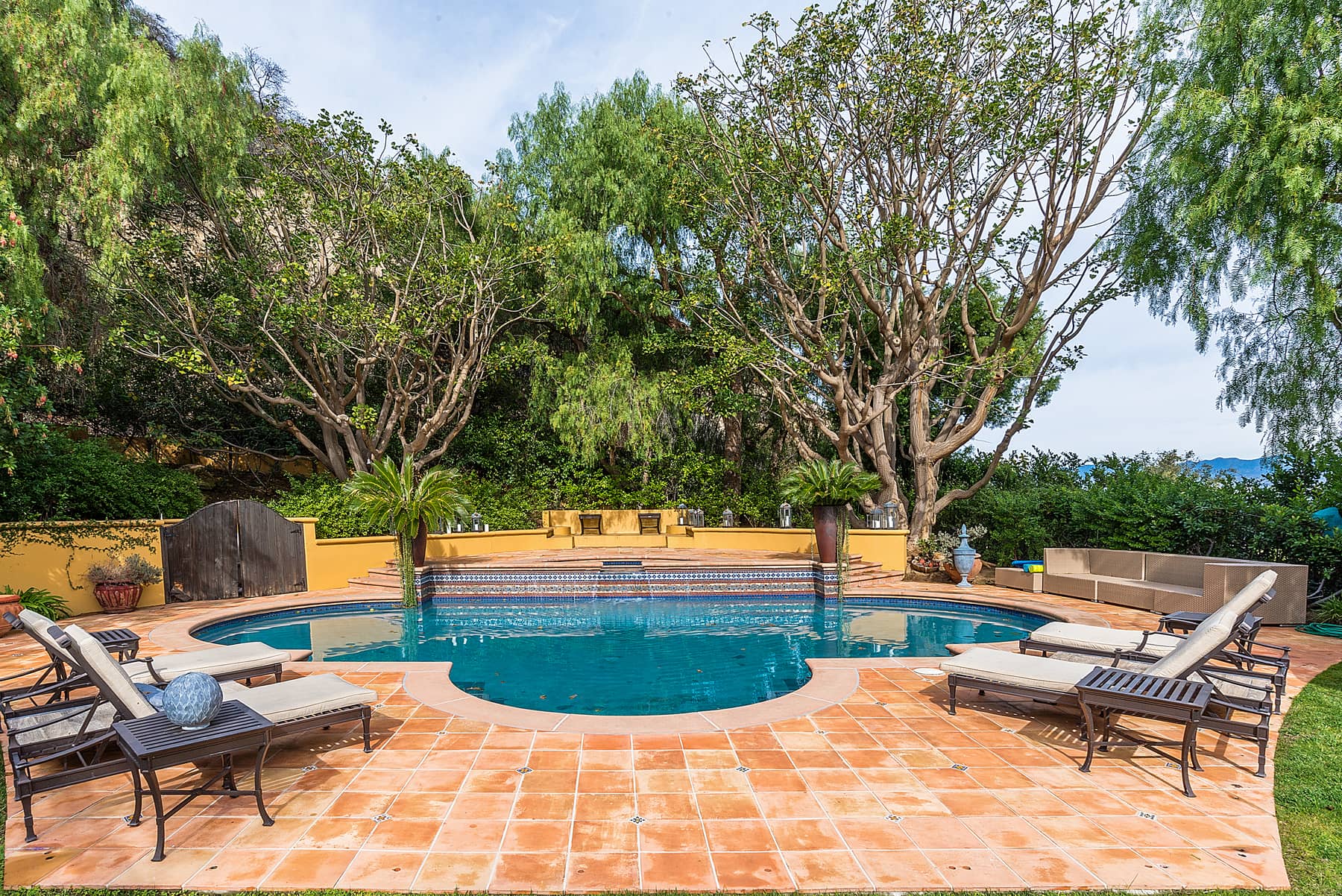 14144 Beresford Rd, Beverly Hills, CA 90210