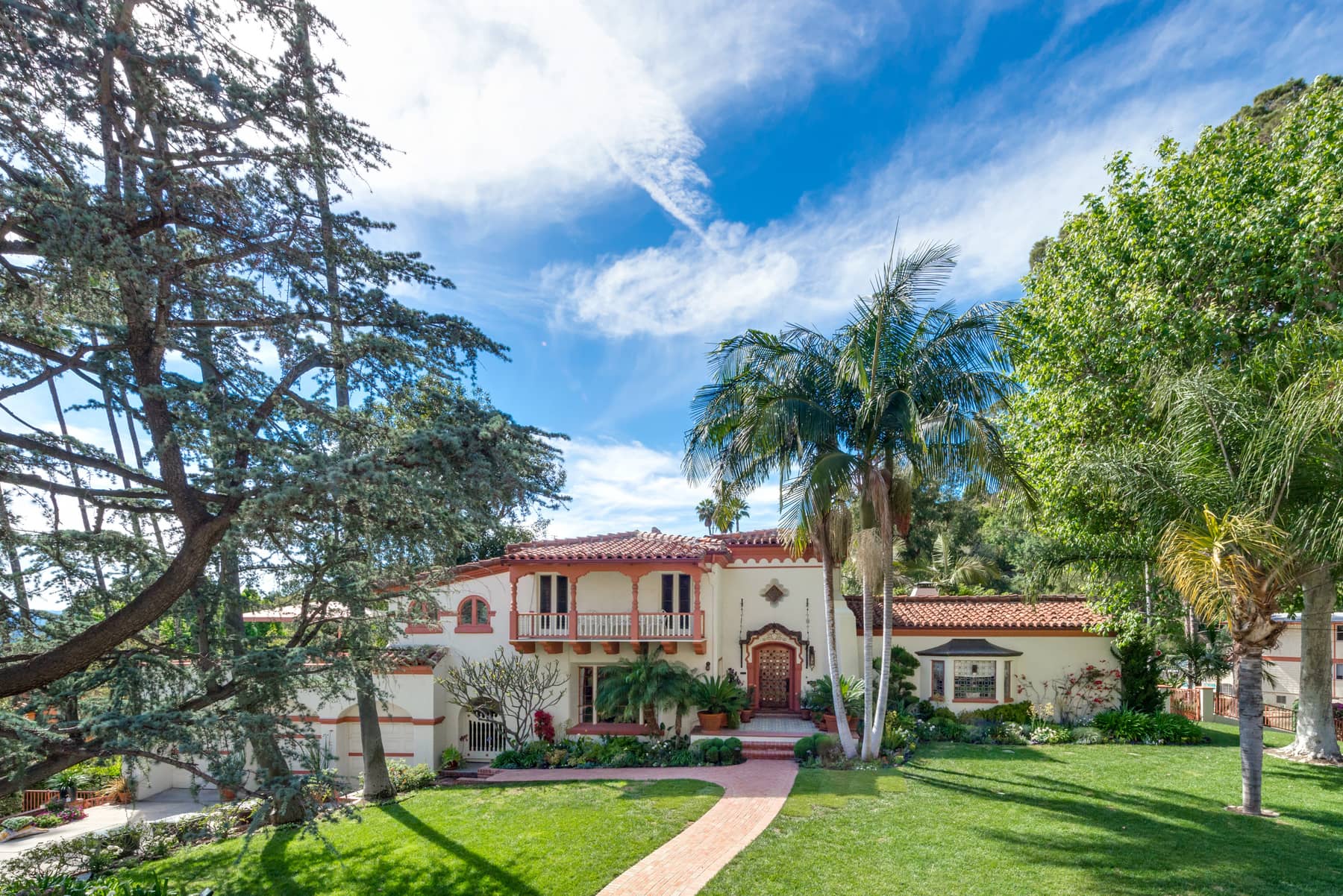 1661 Valley View Rd, Glendale, CA 91202