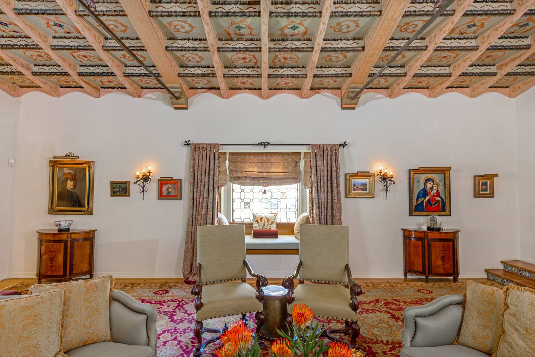 1661 Valley View Rd, Glendale, CA 91202