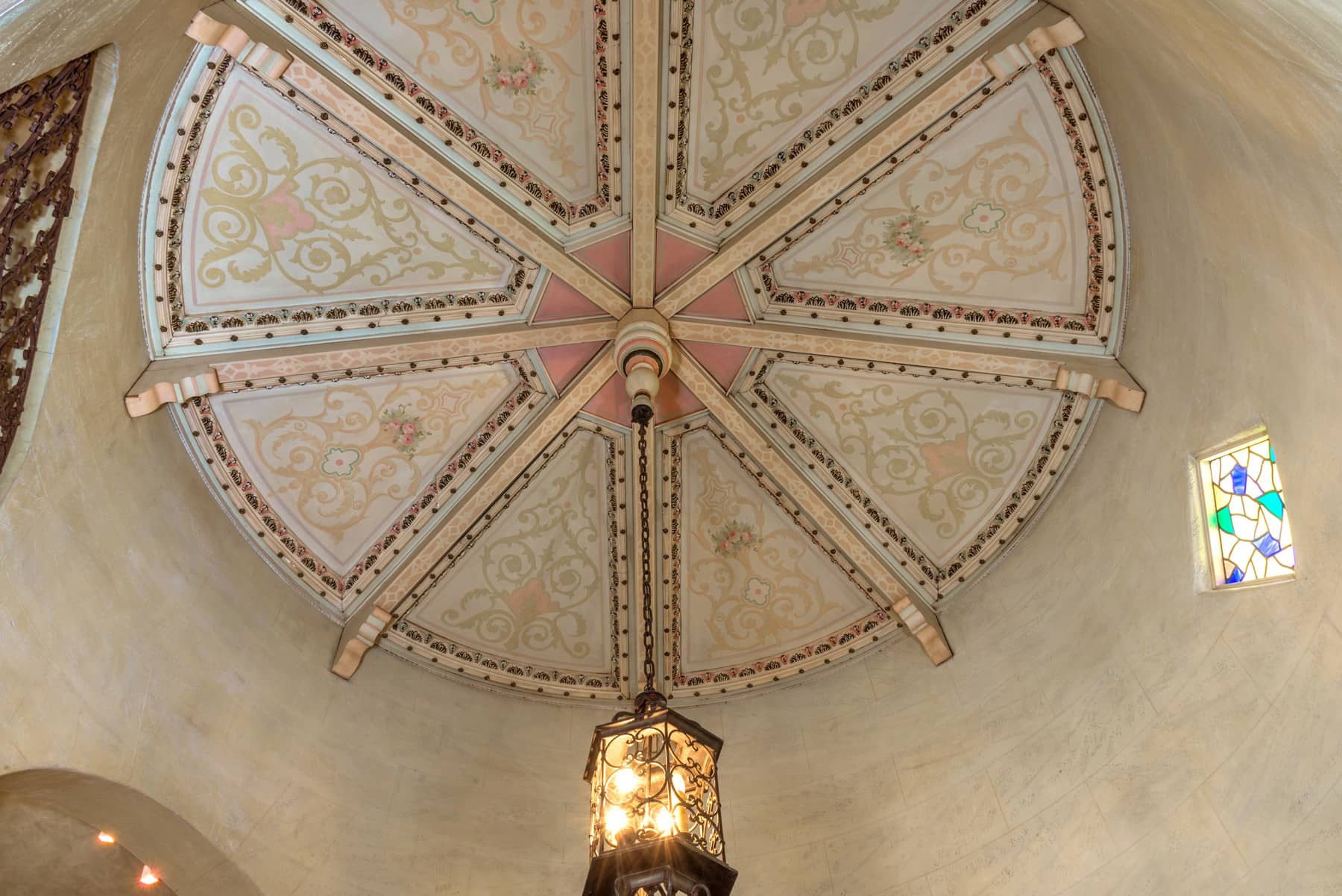 1661 Valley View Rd, Glendale, CA 91202