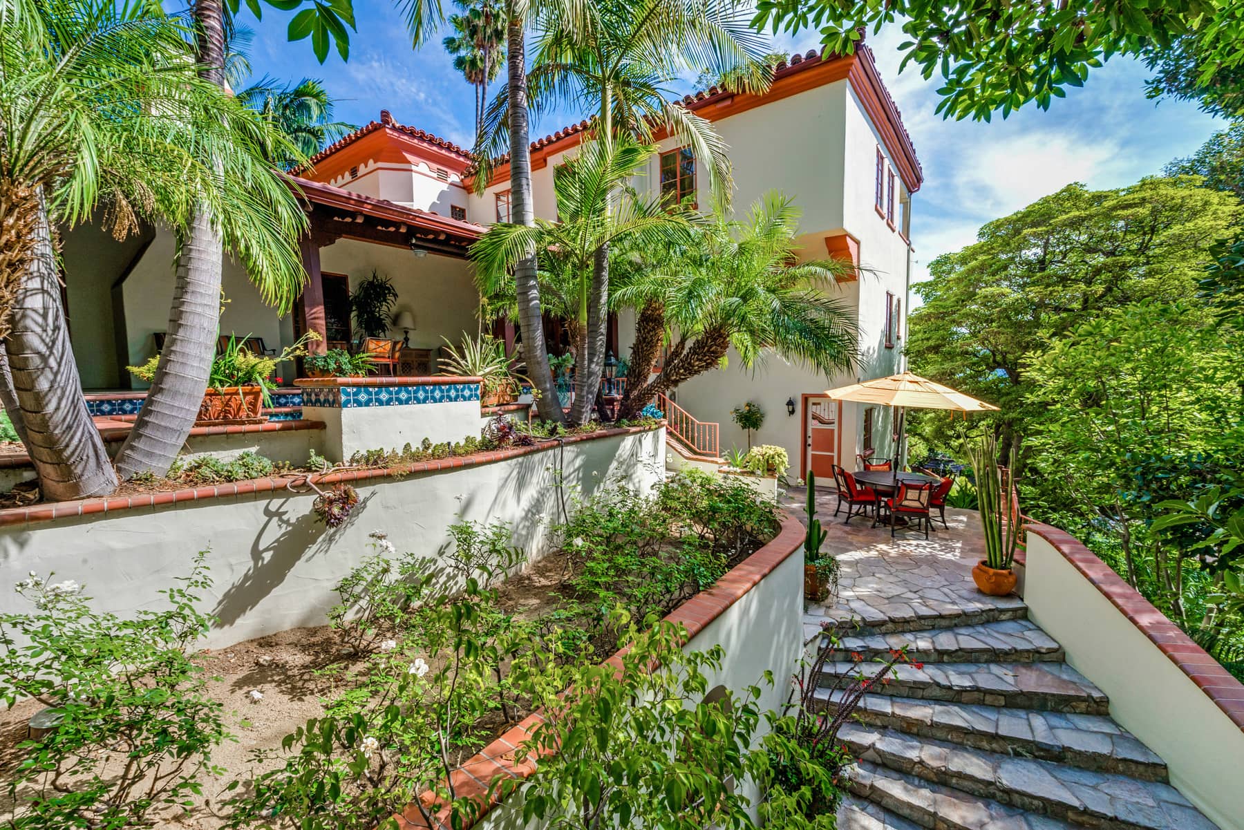 1661 Valley View Rd, Glendale, CA 91202