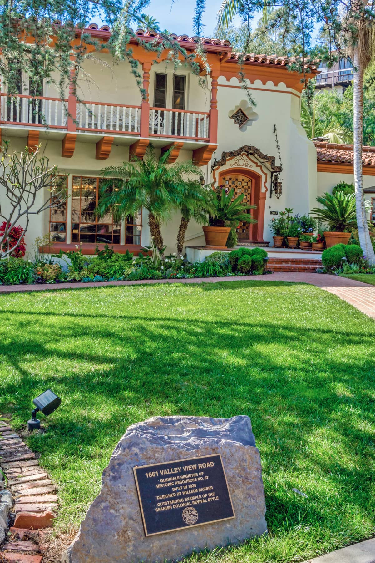 1661 Valley View Rd, Glendale, CA 91202