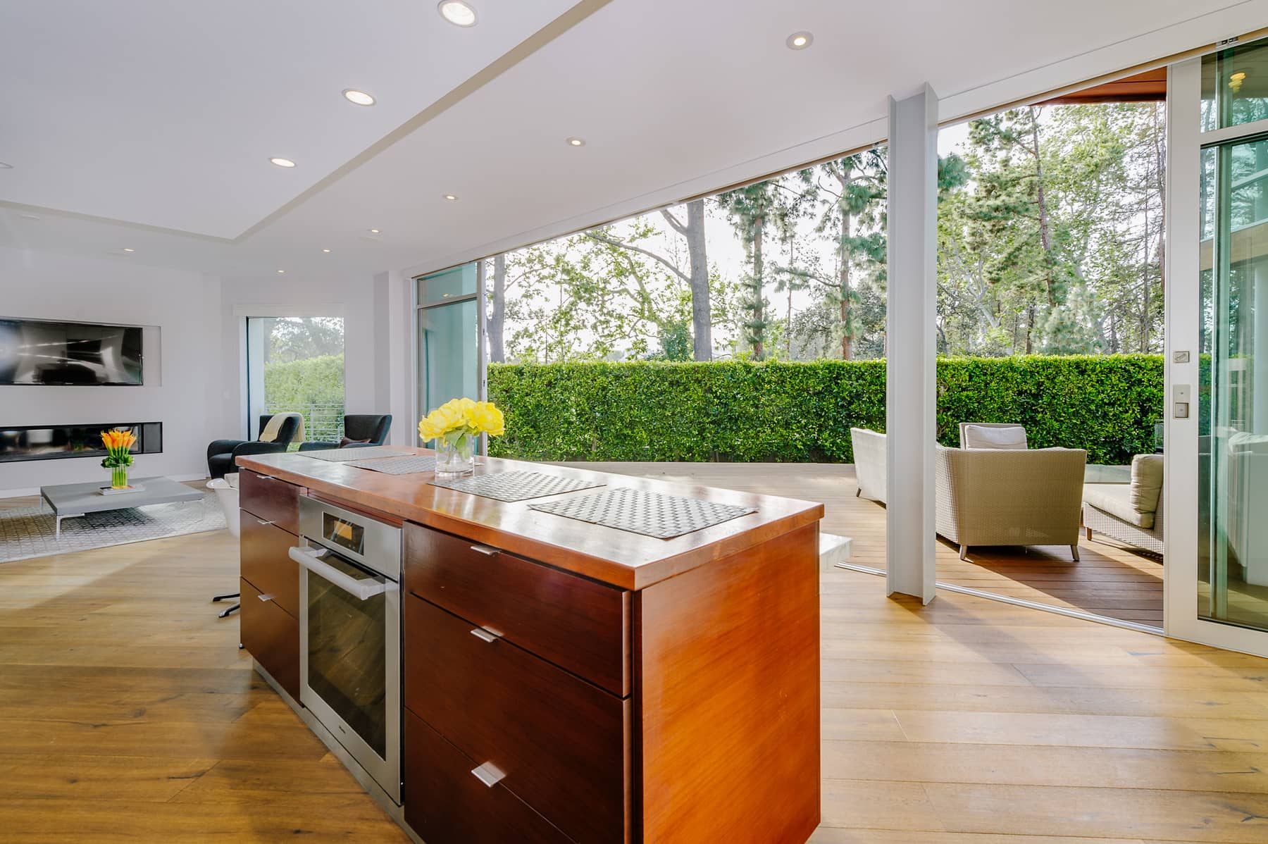 Architectural Masterpiece of Modernism and Flow