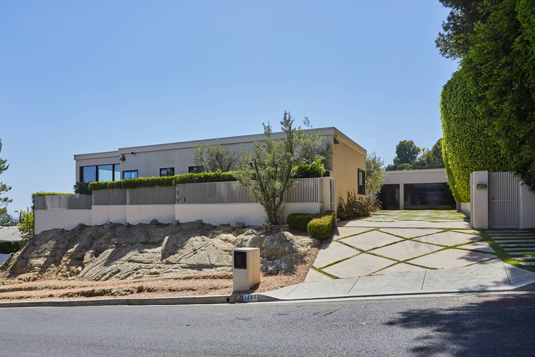 1489 Carla Ridge, Beverly Hills, CA 90210, USA