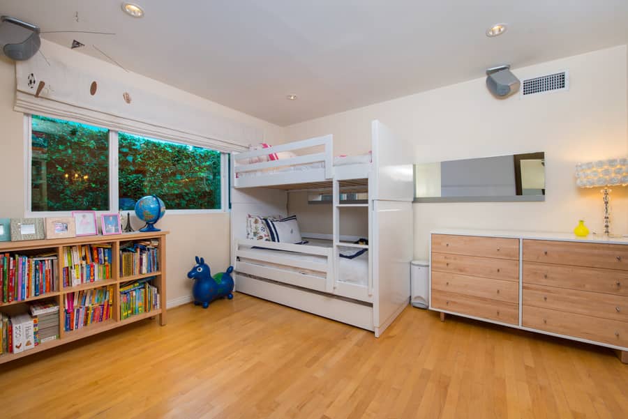 1585 Benedict Canyon Drive, Beverly Hills, CA 90210