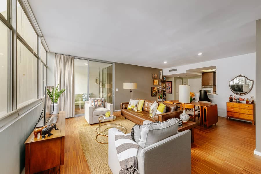 Stylish Mid-Century Condo in Architectural building