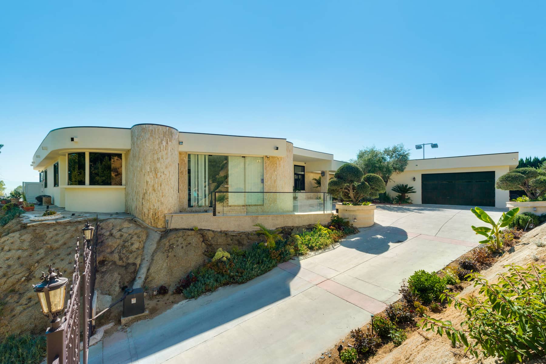 1705 Carla Ridge, Beverly Hills, CA 90210