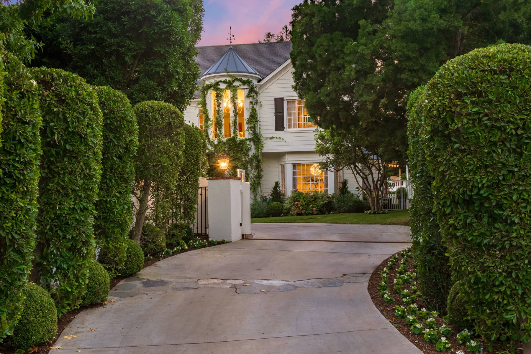 12097 Summit Cir, Beverly Hills, CA 90210, USA